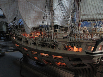 Enhanced Modeling: Explore Ship and Boat Models with LED Lights – Evan ...