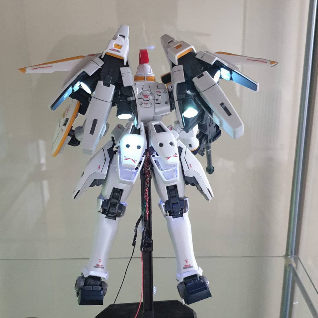 1/100 Tallgeese Model with LED Lights – Evan Designs