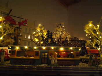 Enhance Model Magic: LED Light Gallery for Hobbyist Models – Evan Designs