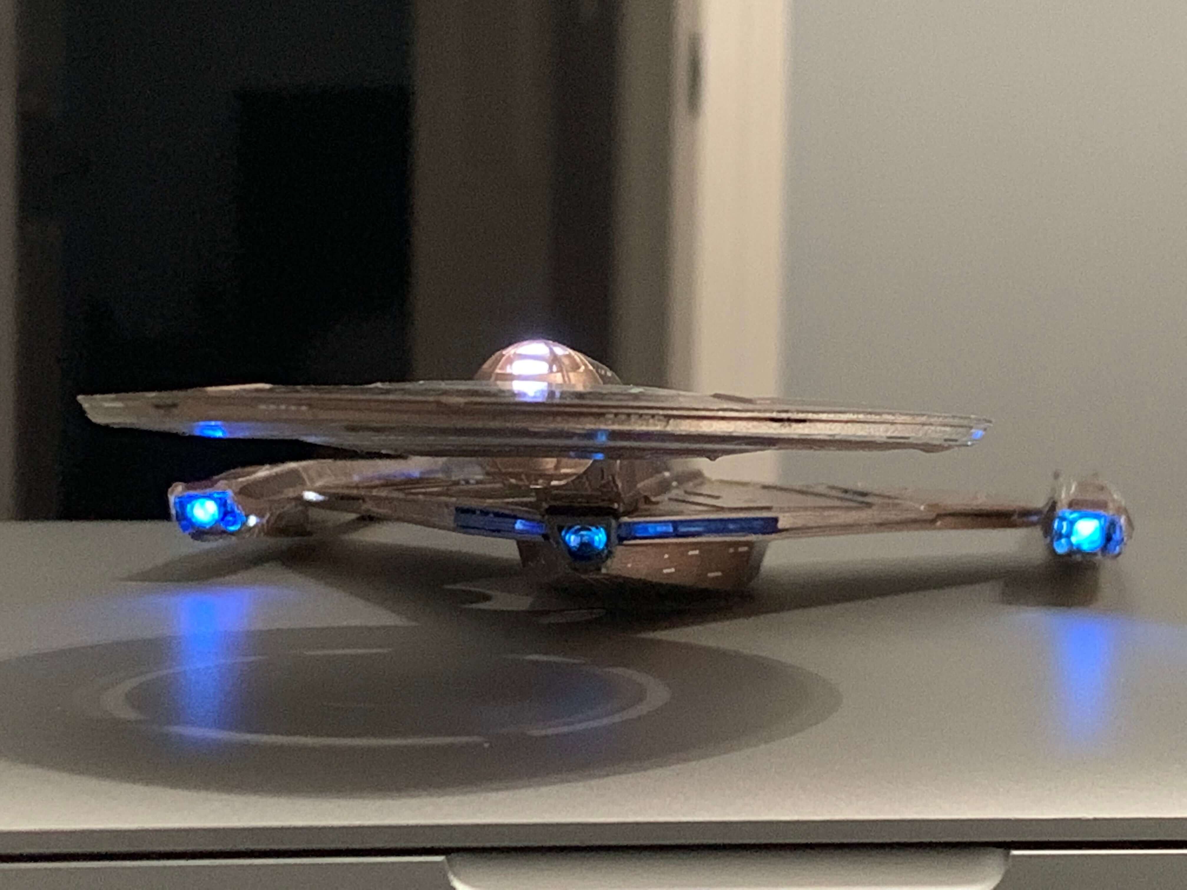 USS Discovery Ornament with Blue LED Lighting – Evan Designs